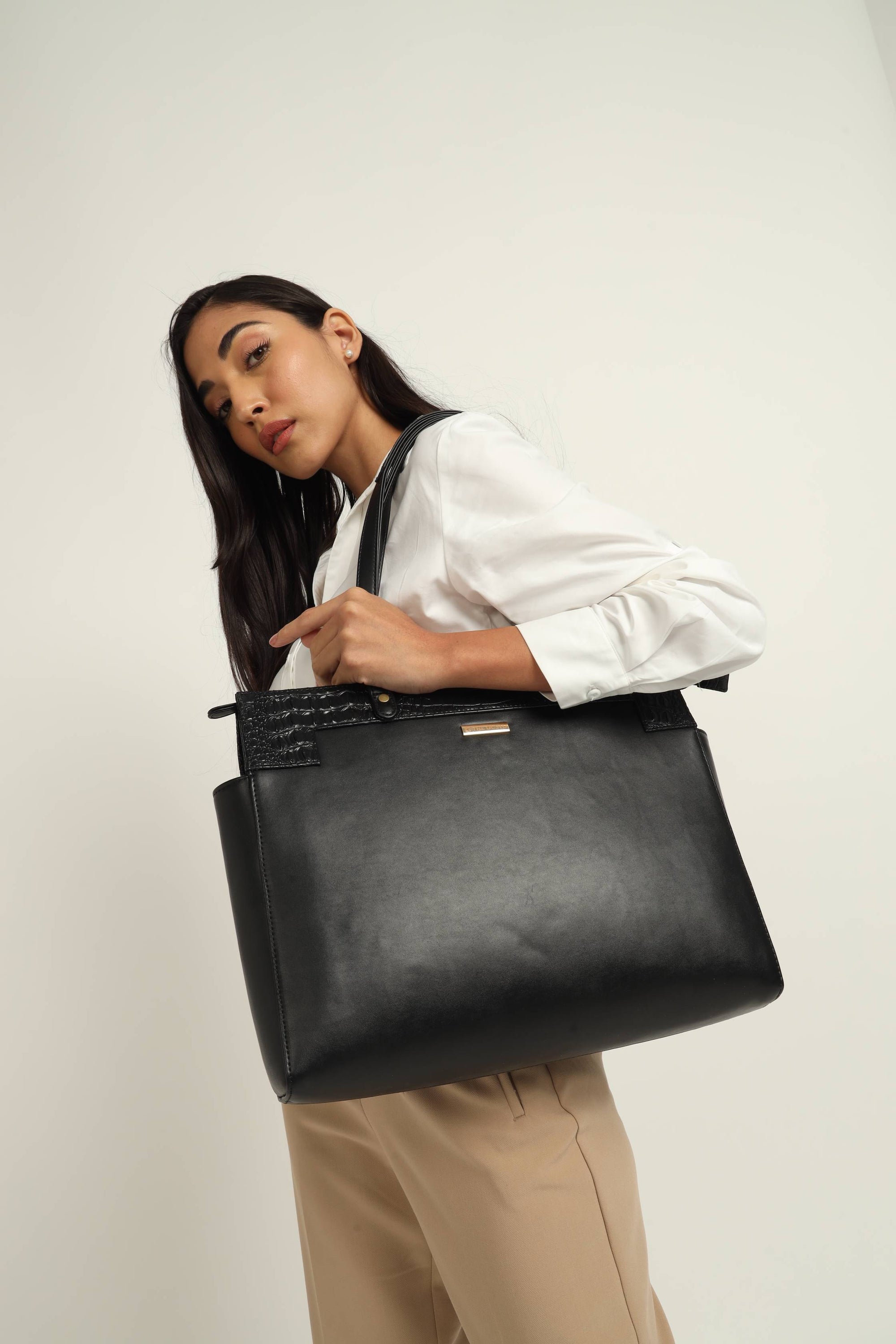 Elegant Estelle Croco Tote Bag - Black | The Gusto